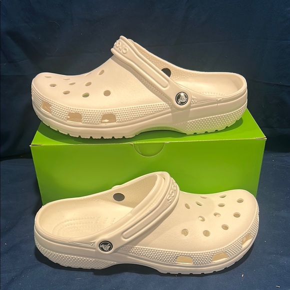 CROCS | Shoes | Crocs Classic White Men Qs | Poshmark